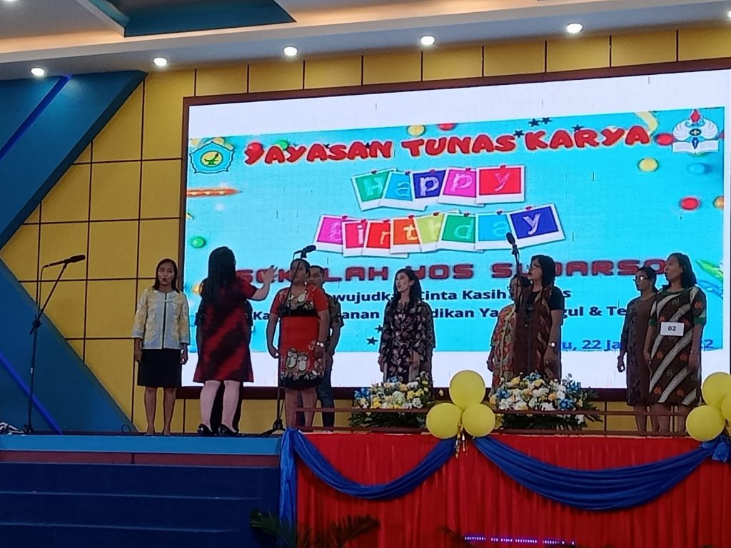 Pada HUT Sekolah Yos Sudarso, Mgr Adrianus OFM Memuji Prestasi SMAKYS ...