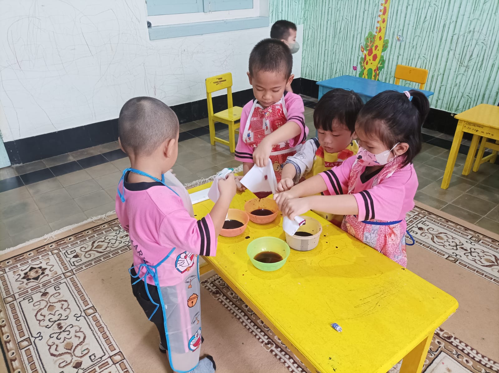 Kegiatan Membatik TK Santa Maria dalam Rangka Projek Penguatan Profil ...