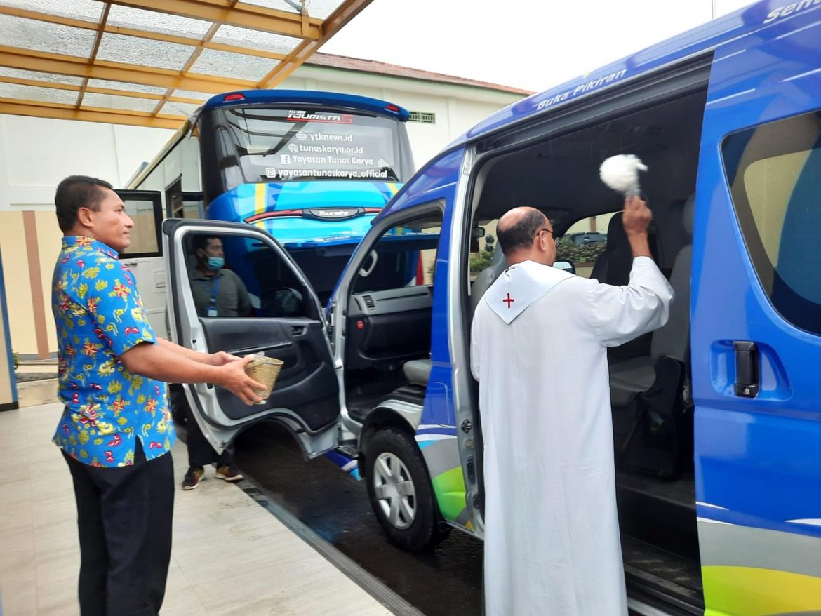 Miliki Empat Bus Sekolah, Yayasan Tunas Karya Siap Melayani Antar ... Miliki Empat Bus Sekolah, Yayasan Tunas Karya Siap Melayani Antar ...